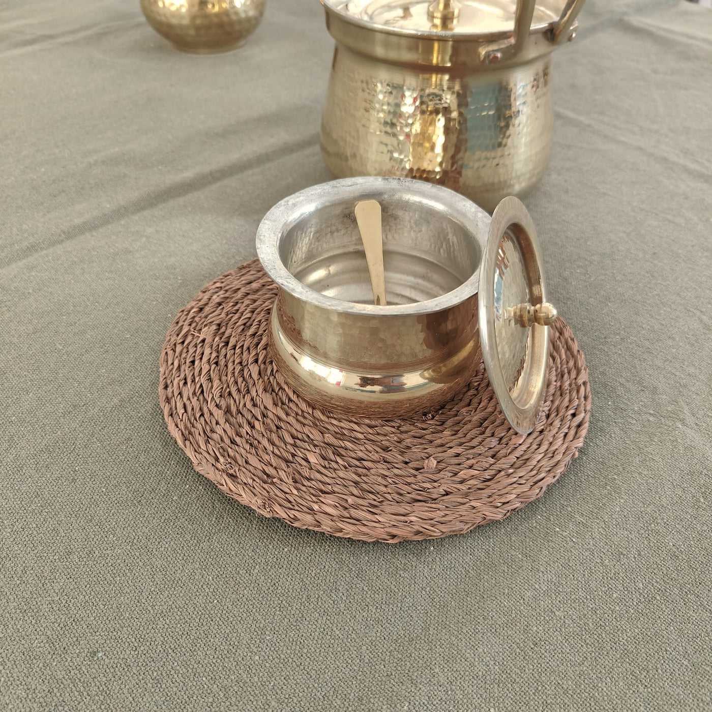 Brass Shakuntala Ghee Pot – Traditional Kitchen Storage Container