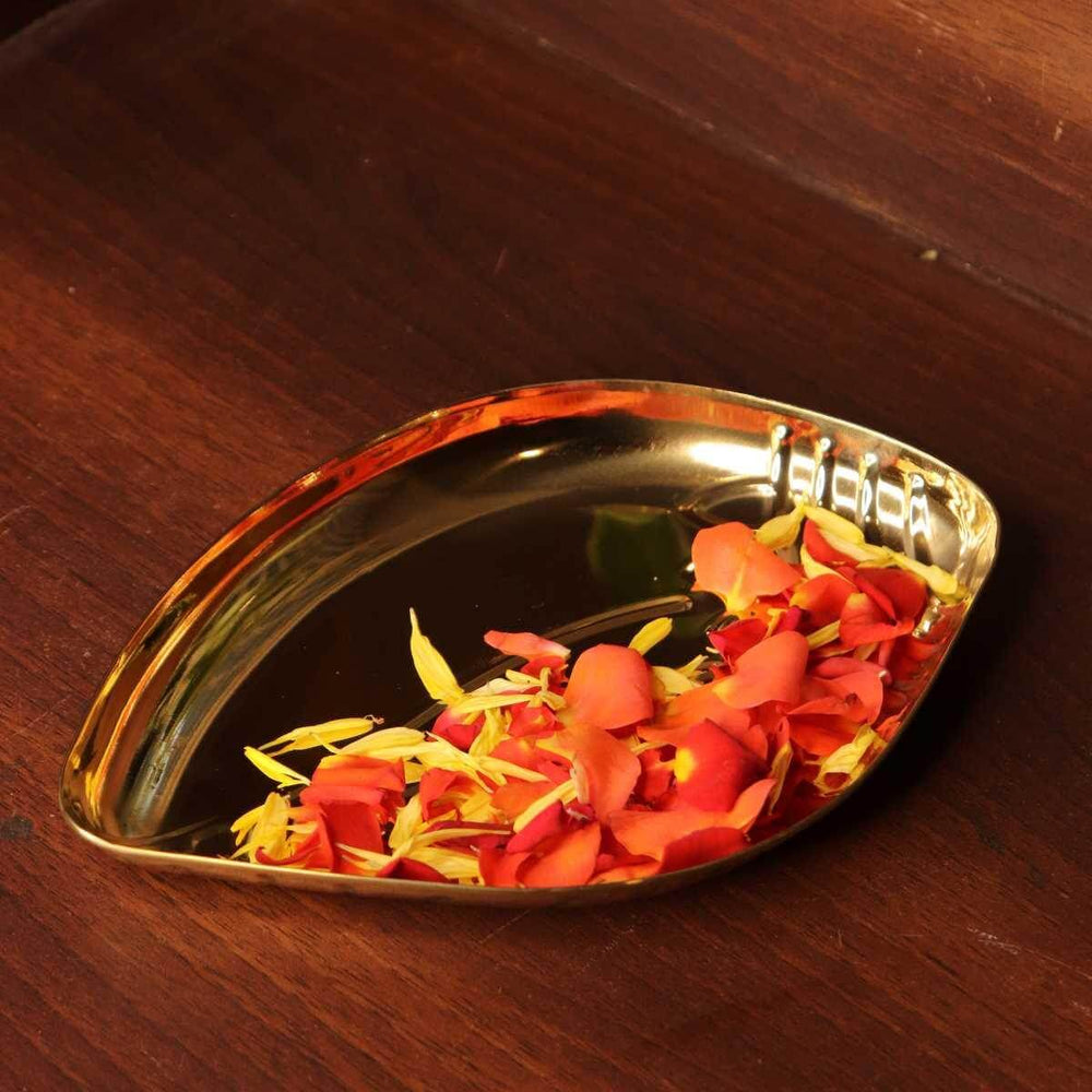 Brass Shanku Plate-Set of 4 |Traditional Festival Gift | Zishta