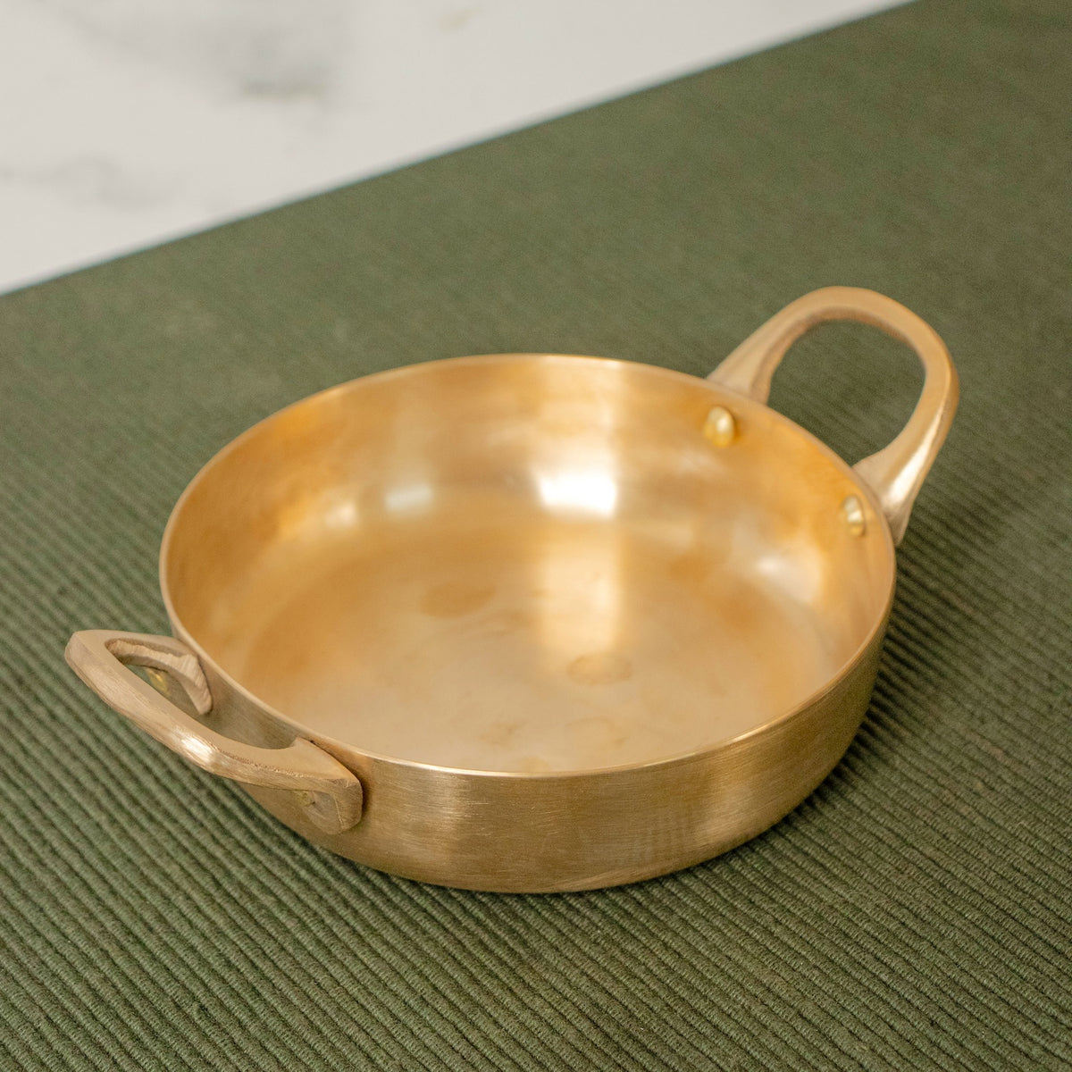 Pure Kansa Serveware Pan: Handcrafted Elegance for Serving Dishes