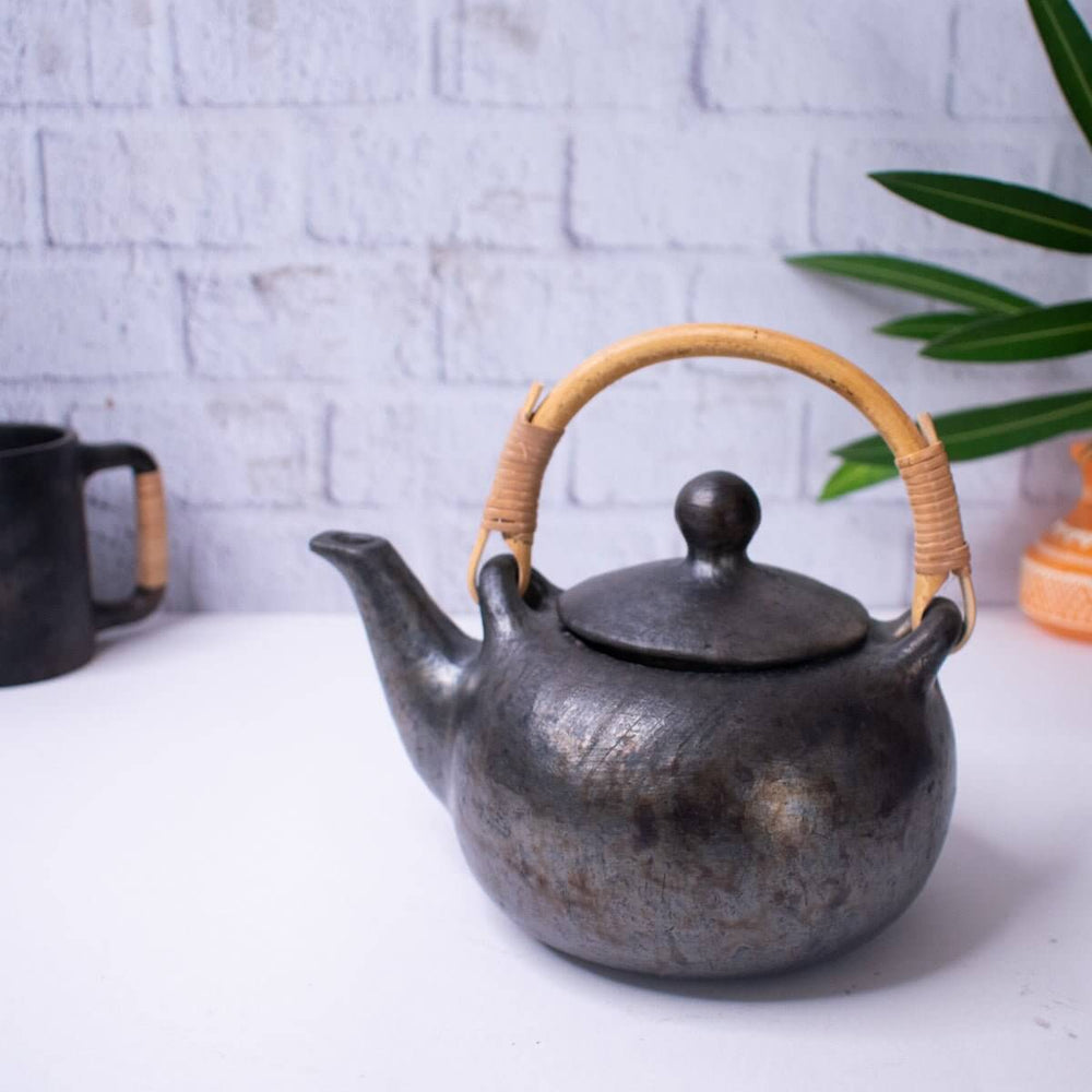Manipur Black Pottery Kettle – Handcrafted Longpi Pottery for Tea